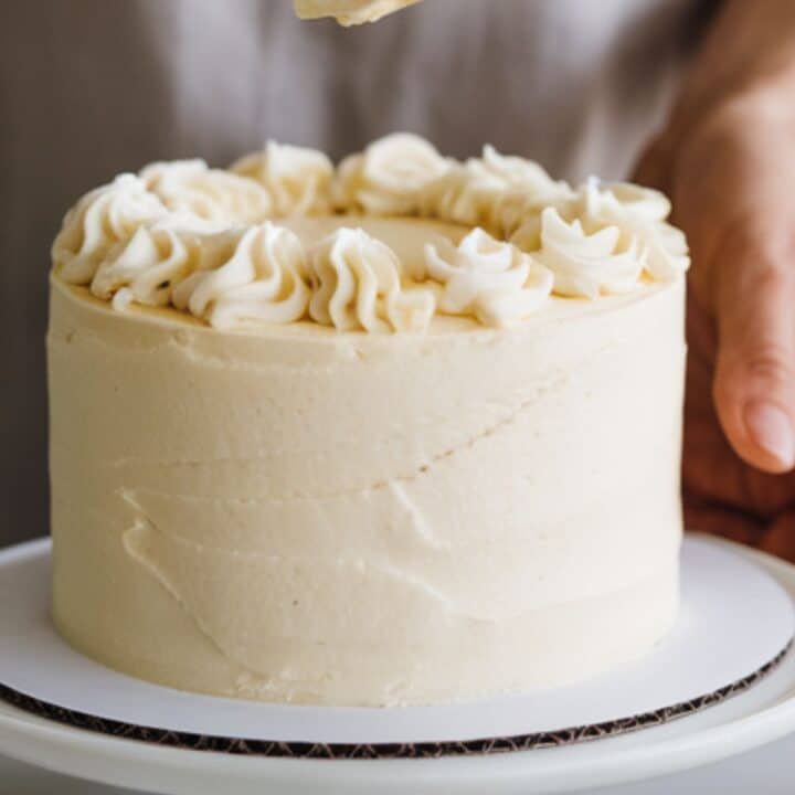 Perfect Small Vanilla Cake Recipe for Any Occasion
