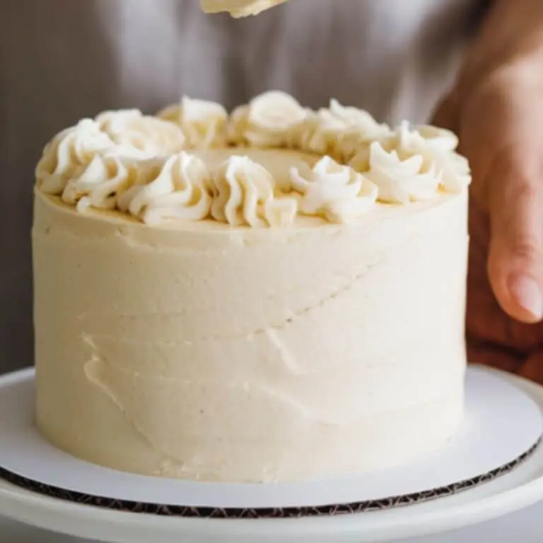 Perfect Small Vanilla Cake Recipe for Any Occasion