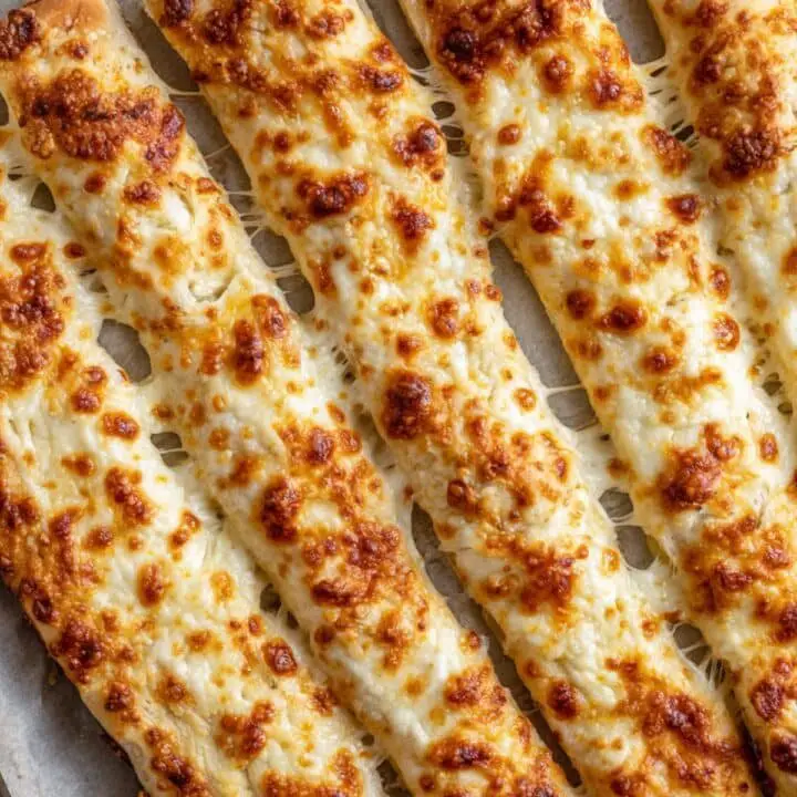 7 Easy Cheesy Breadsticks Recipe for Perfectly Baked Treats